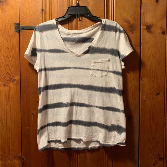 Universal Thread | Tops | Universal Thread V Neck Pocket Tee | Poshmark
